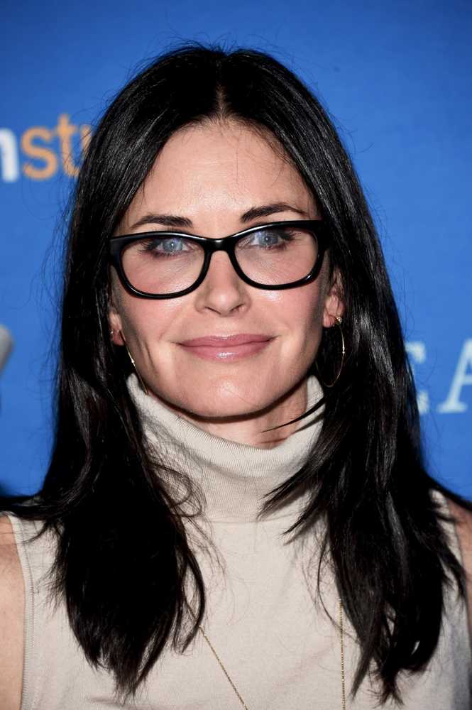 SwashVillage | Courteney Cox Biografía